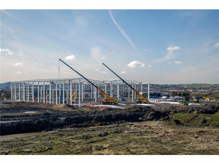 Warehouse To Let in Frontier Park,-, Blackburn Road, Blackburn ...