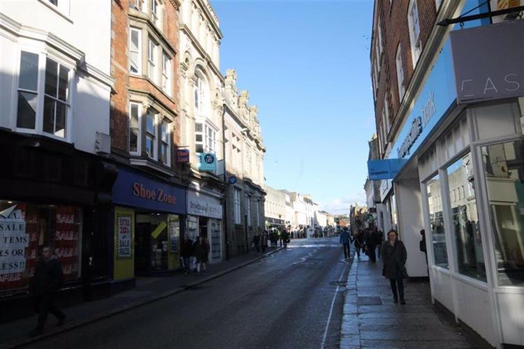 Retail Property For Sale in Victoria Square, Truro, Cornwall, TR1 2RT